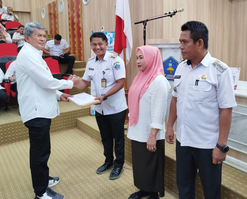 Serahkan 128.611 Lembar SPPT PBB, Pj Wali Kota Kendari Ajak Masyarakat ...