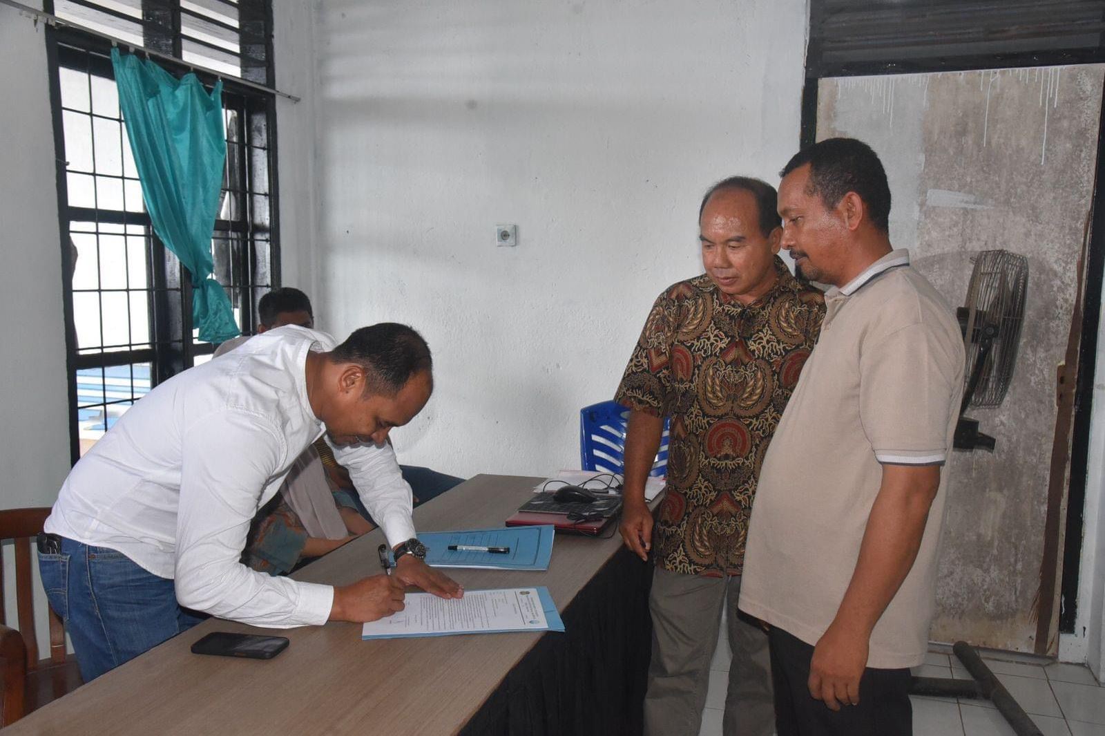 Wujudkan Komitmen dan Profesionalisme, PDAM Tirta Takawa Buton Teken ...